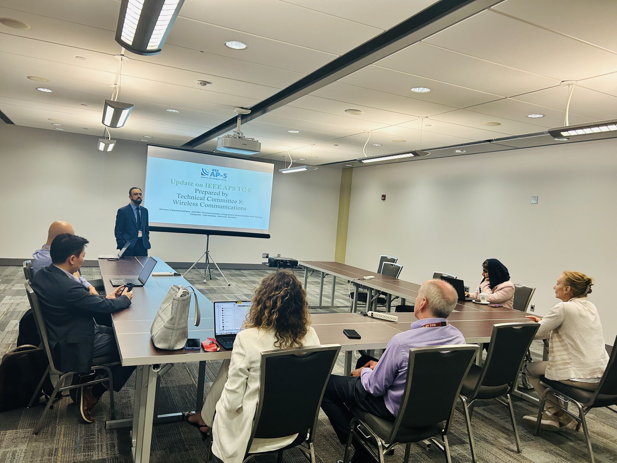 The first meeting of IEEE APS TC 8 on Wireless Communications